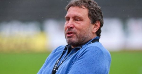 Вили Вуцов бие ЦСКА за премия на бензиностанция - Gol
